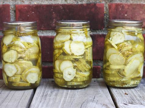 Dill Pickles Sliced