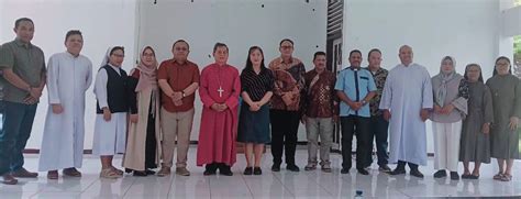 Wabup Serfi Kambey Sambut Hangat Kunjungan Silaturahmi Uskup Manado Dan Rombongan Tokoh Agama