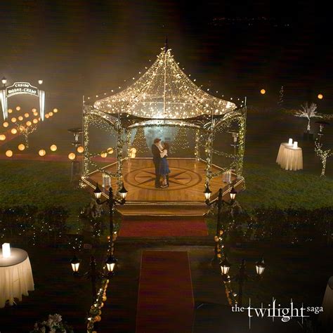 Twilight Bella And Edward At Prom