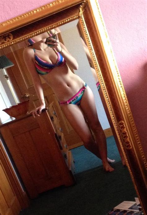 23 Hottest Mirror Selfies Proving The Mirror Selfie Isnt Dying Anytime Soon Fooyoh