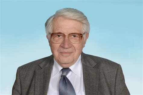 Umro Akademik Milivoj Solar Hazu