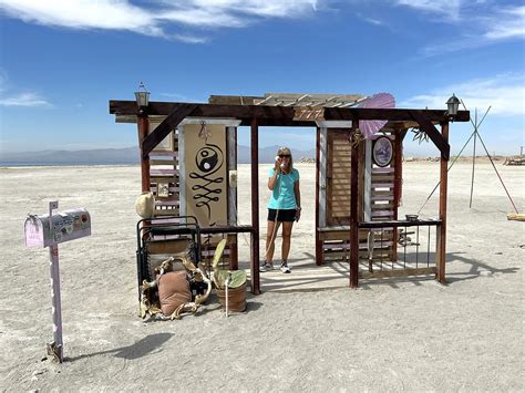 Exploring Bombay Beach The Almost Ghost Town By The Salton Sea