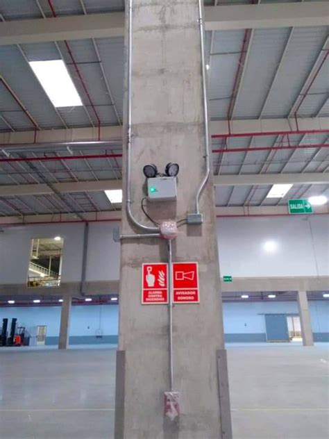 Luz De Emergencia Led Abs Ip65 Exterior Desarrollo De Proyectos Y Productos Personalizados