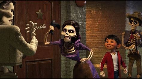 Coco 2017 Finding Héctors Photo And Ernesto De La Cruz Animated Movie Scene Youtube