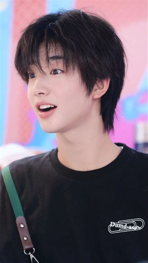 Jiang Hao 江皓 ทรงผมไล่เลเยอร์ ไอเดียทรงผม สไตล์หนุ่มๆ