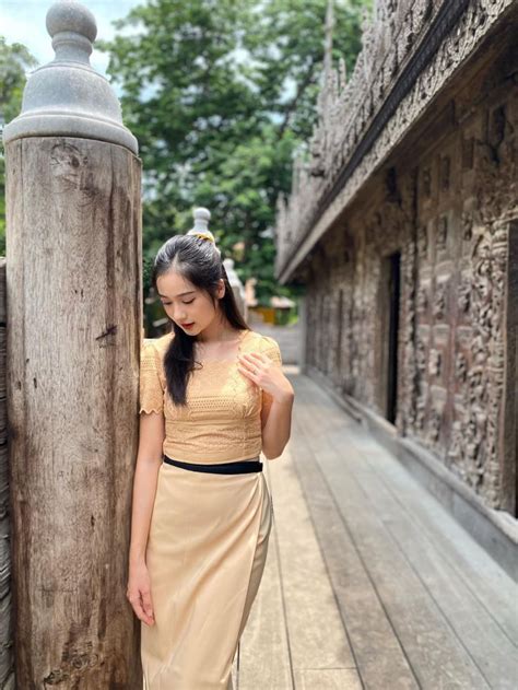 👸 𝐇𝐧𝐢𝐧 𝐎𝐨 𝐖𝐚𝐢 𝐖𝐚𝐢 🇲🇲 優雅
