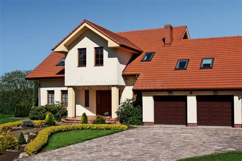 Maison Classique Photo Stock Image Du Luxe Logement 30490970