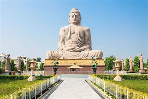 A Guide To Visiting Buddhist Temples Dos And Donts Oyo