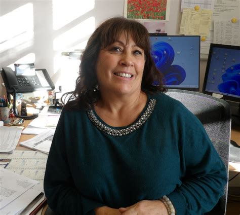 Beaumes De Venise Sandrine Lesenne Récompensée Pour Ses 36 Années De Service