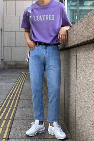 4 Bold And Trendy Purple T Shirt Combos For Men