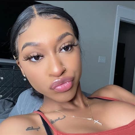 Her 🖤 Htxri On Threads
