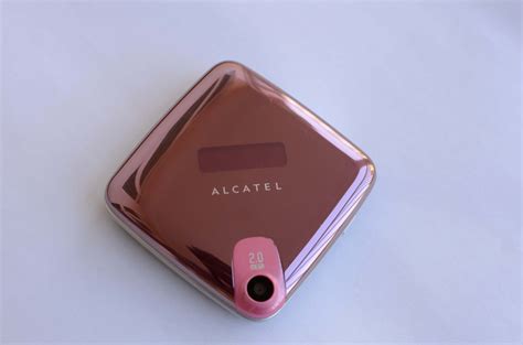 Alcatel Ot 808 Review Stylish And Social Feature Phone Offered By
