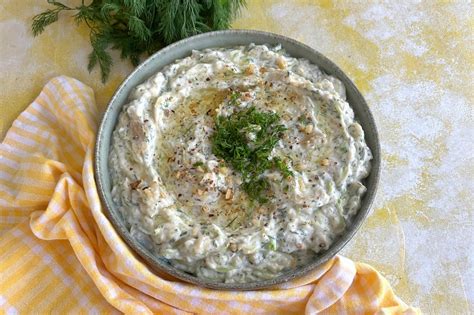 İspanyol Salatası Tarifi Nasıl Yapılır Resimli