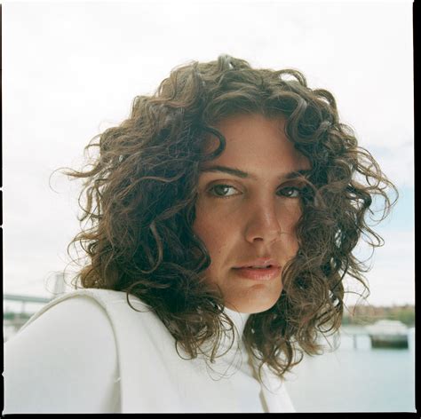 Brooklyn Based Electro Pop Artist Evan Giia Premieres Sidelines