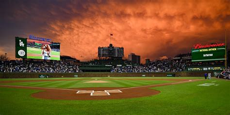 Holy Cow See Chicagos Wrigley Field Skies Erupt In Color As Storm Clouds Greet Cubs Dodgers