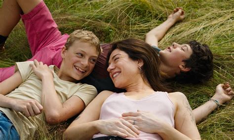 ‘close A Story Of Friendship Told In A Fresh And Urgently New Way