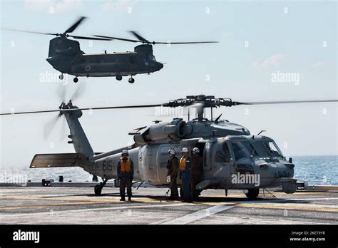 Kanoya Japan 14th Nov 2022 Us Navy Sikorsky Hh 60h Seahawk And