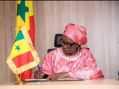 Yassine Fall Prend Les Commandes De La Justice Et Promet Une Loyauté