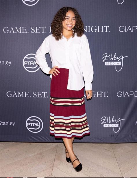 Pin On Bailey Bass Celebrity Style Celebrities Fashion