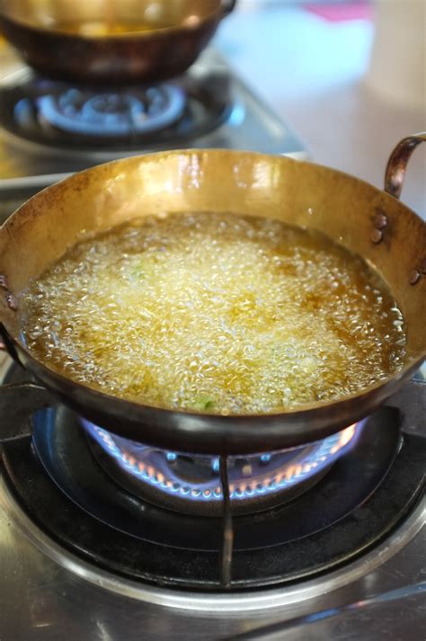 Recipe Cucur Udang Prawn Fritters With Sweet Chilli Sauce Dine