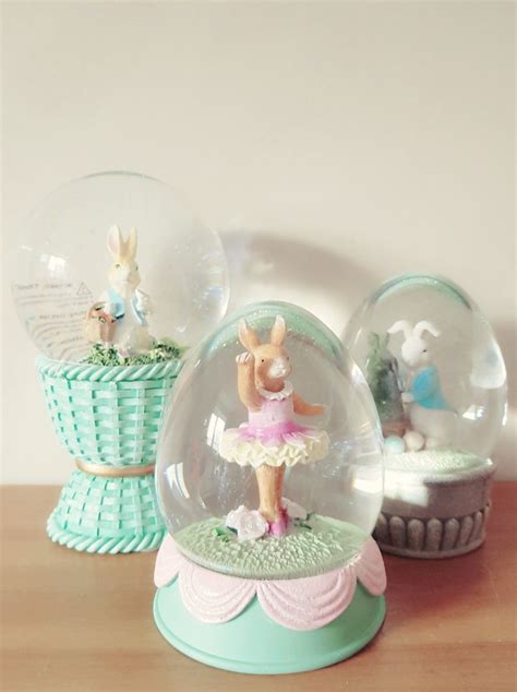 Easter Rabbit Bunny Snowglobe Decorations 2019 1 Snow Globes Easter Rabbit Easter