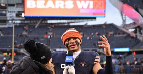 Former Steelers Guard Kendall Simmons Says Justin Fields Is The Teams Future Behind The Steel