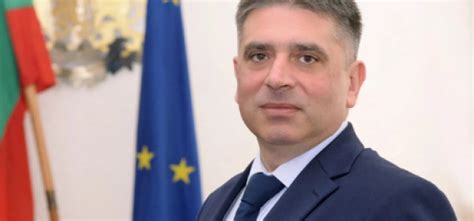 Министър Данаил Кирилов подаде оставка пред премиера Борисов Profit Bg