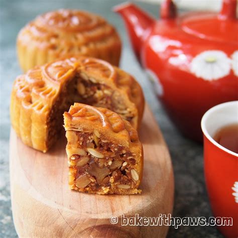 Five Nuts Mooncake With Sambal Dried Shrimp Bake With Paws