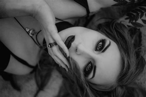 Ols Confronts Loss And Searches For New Paths With światło Iii