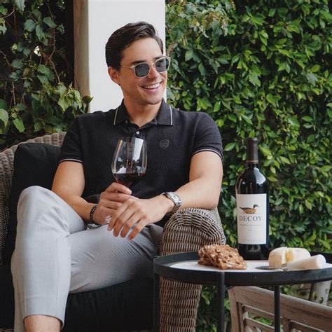 Wine Country Fashion What To Wear To Wine Tasting Men What To Wear