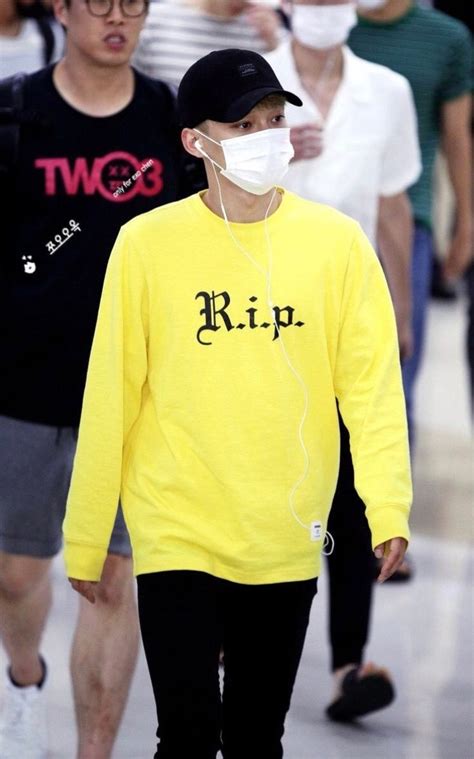 Pin By Aestheticsbangtan On Kim Jongdae Graphic Sweatshirt Sweatshirts Exo Chen