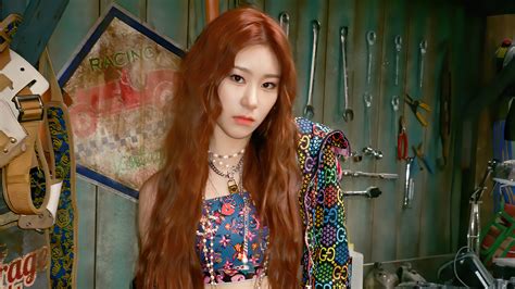 Itzy Chaeryeong Wallpaper Hd Music 4k Wallpapers Images And