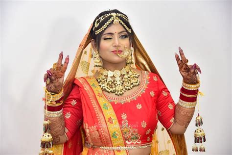 Devanshi Singh Celebrity Makeup Artist Price And Reviews Makeup Artist In Lucknow