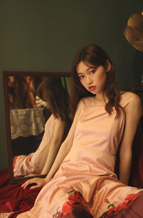 性感妩媚美女诱人图片
