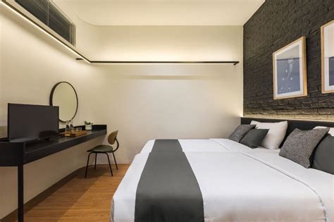 Qub Rooms Creates An Unexpected Sight In A Dense Commercial Strip