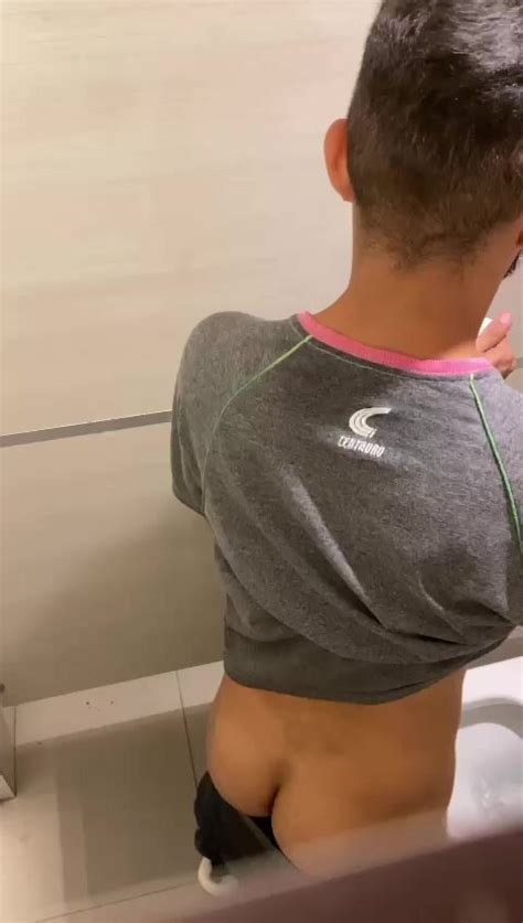 Centauro Handsome Guy Cleaning His Ass