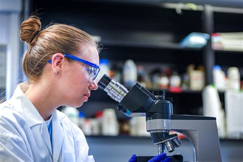 Free Picture Hematologist Working