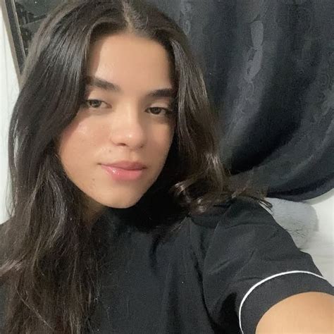 Estefanía Tefa Arias • Threads Say More