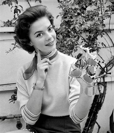 Natalie Wood 1955 Natalie Wood Outfits Natalie Wood Short Hair