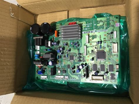 東芝 5ドア冷凍冷蔵庫 Gr 42zw コンプレッサーが動かなく、冷蔵庫が冷えない 基盤交換方法｜修理方法com