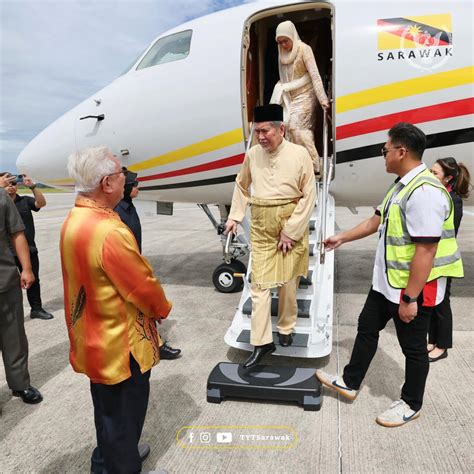 Tun Wan Junaidi Toh Puan Fauziah Selamat Tiba Di Bintulu Utusan Sarawak
