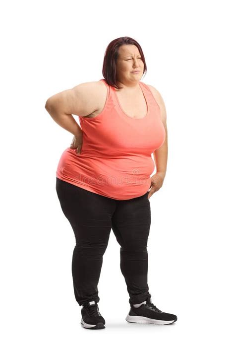 Mujer Con Sobrepeso Midiendo Su Cintura Con Cinta Adhesiva Y Sonriente