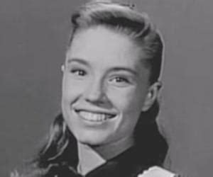 Actors Born April 8