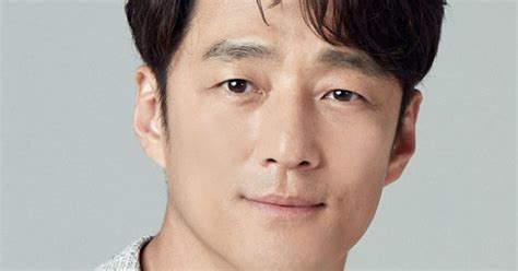 Ebs 다시 학교 내레이션은 배우 지진희