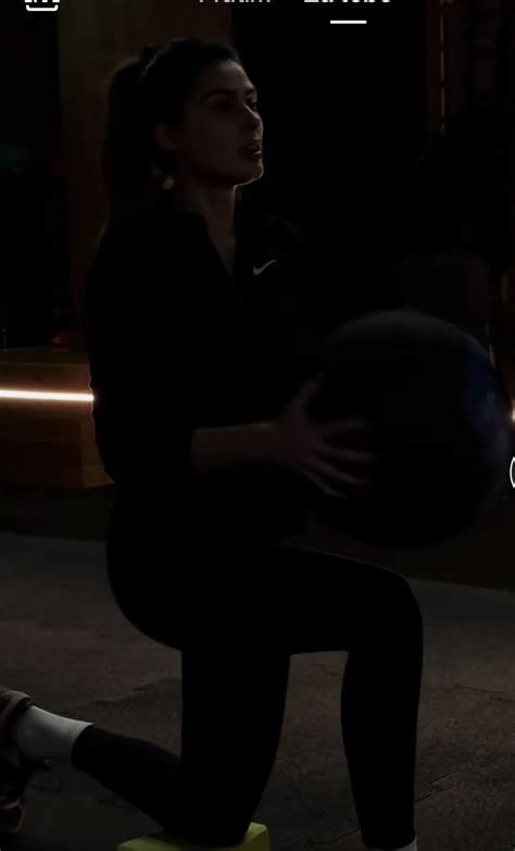 Snimak Mine Milutinović Iz Teretane Nedovićeva žena Se Preznojava U Helankama Blic