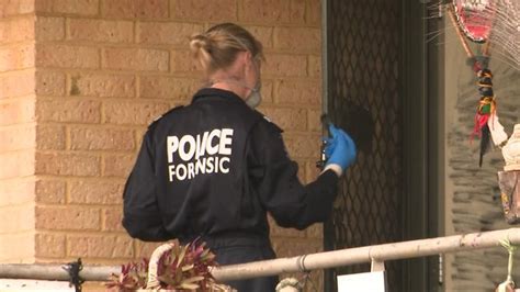 Perth Detectives Hunt Gang Who Stole 50000 Worth Of Gold Jewellery