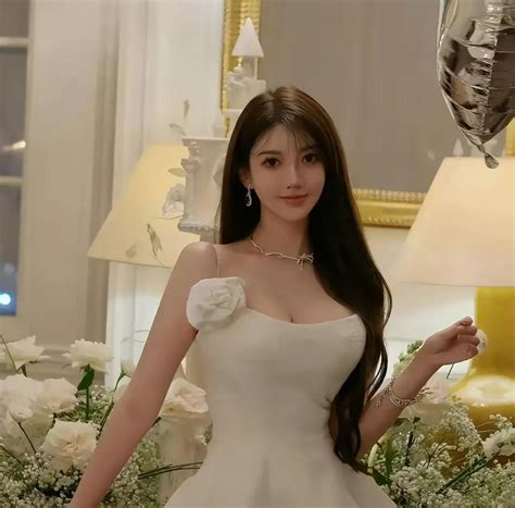 黄晓明女友叶珂顶级身材颜值，杨颖跟她差距是一个杨幂加两个热巴 知乎