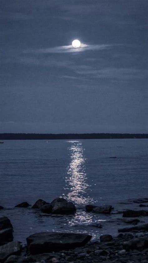 Pin By Emanuele Ferrulli On Teadoromuito In 2024 Ocean At Night Moon