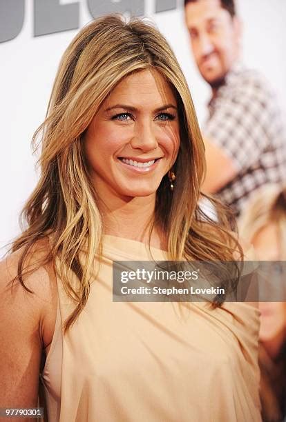 Actress Jennifer Aniston Attends The Premiere Of The Bounty Hunter