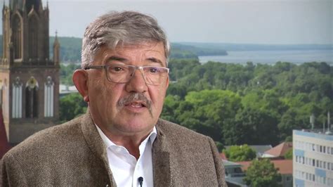 Ex Innenminister Caffier Und Die Geschenkte Waffe Ndrde